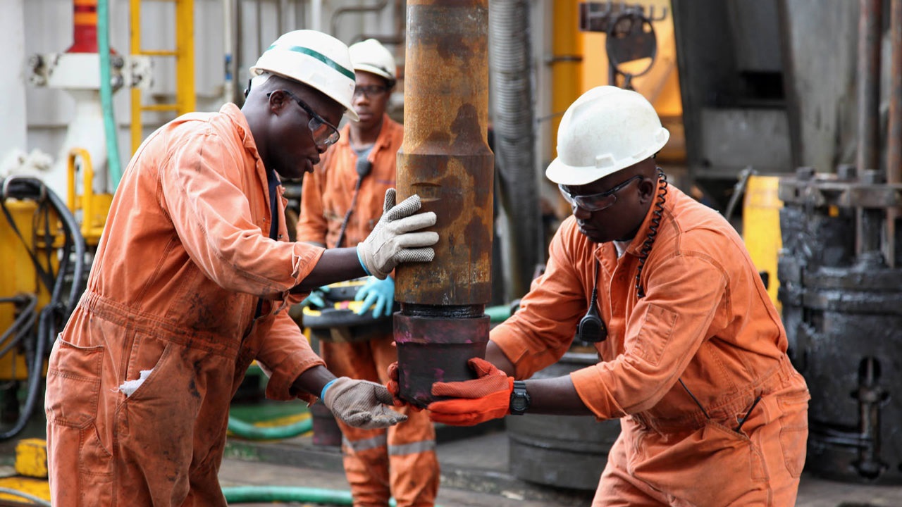 Top 5 Reasons to Invest in Oil in 2024 - Tekedia
